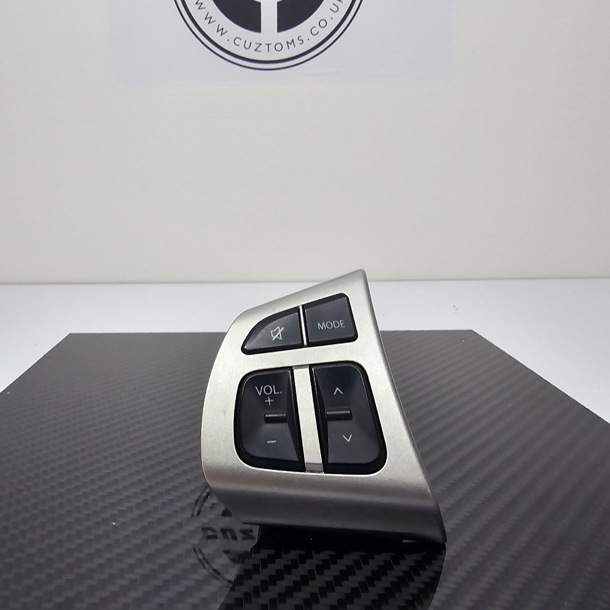 Suzuki LH Steering Wheel Switch Pack * 37460-68L30 * – Cuztoms.co.uk